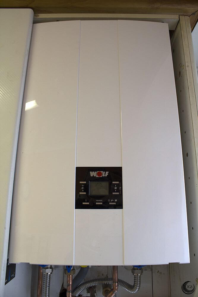 CALEFACCION | Caldera WOLF FGB-K 28 de condensación y radiadores